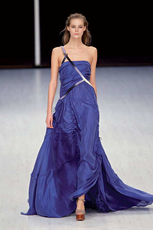Tendinte moda: albastru pur - Elle.ro