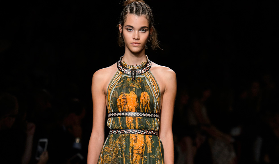 Tinuta ideala pentru un garden party - Elle.ro