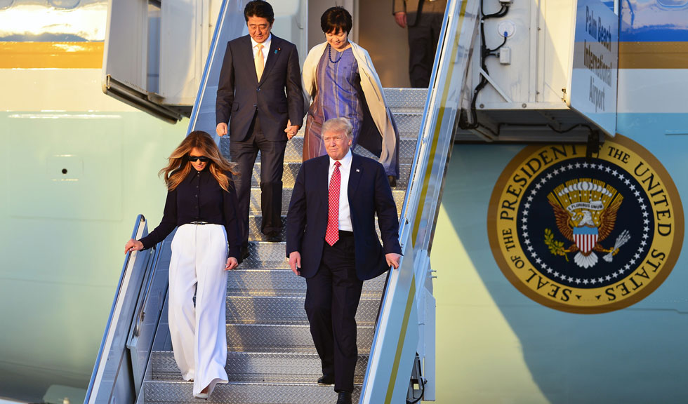 Cum procedeaza o sotie de demnitar cand nu are chef sa vorbeasca cu ...