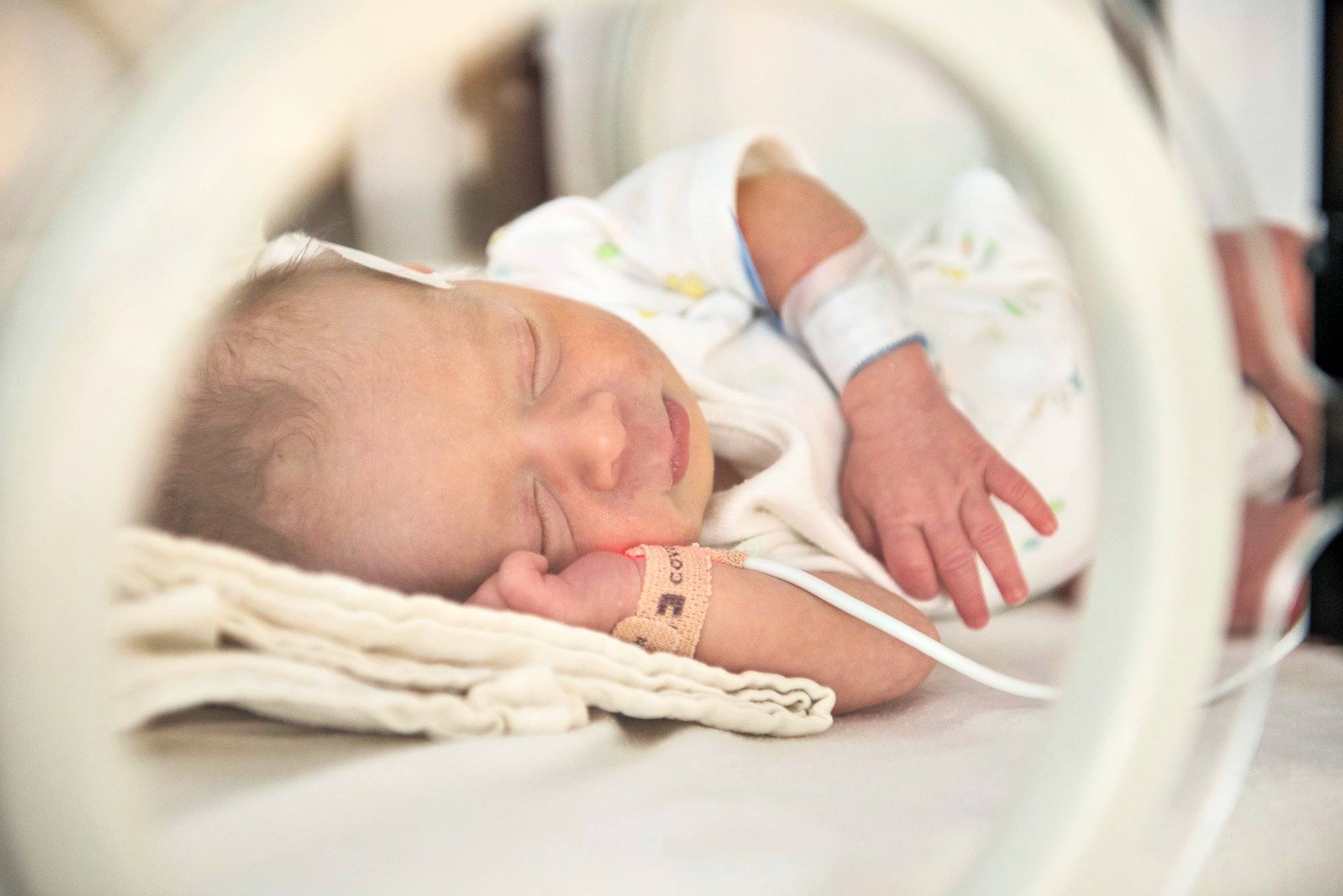 Incubatorul de bine sau cum se dă luptă pentru viață a unui copil ...