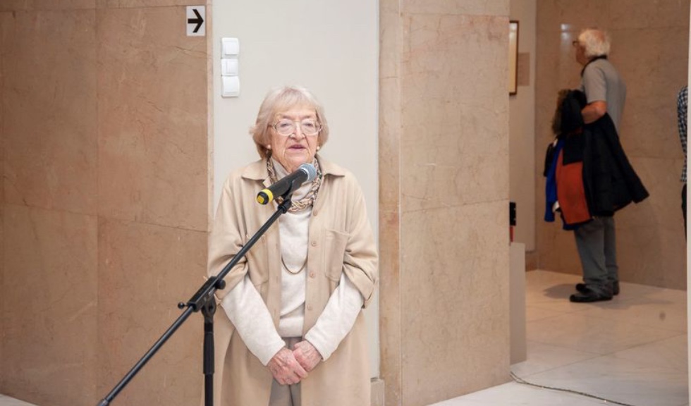 Adina Nanu, profesoară, critic și istoric de artă și colecționară de ...