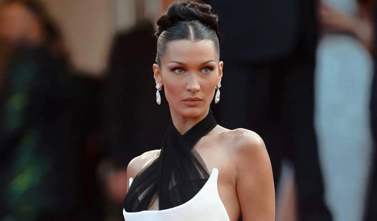 Bella Hadid, în lacrimi pe Instagram: "Asta sunt eu aproape în fiecare ...