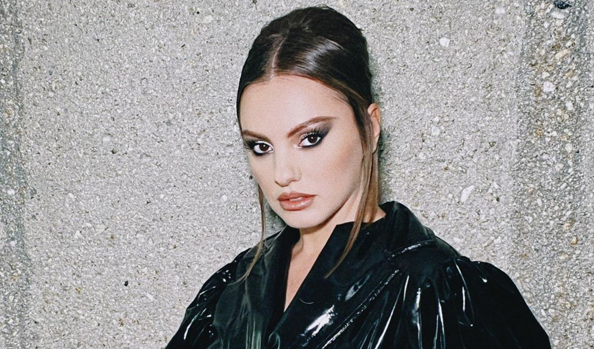 Alexandra Stan, în ipostaze tandre alături de un bărbat misterios - Elle.ro