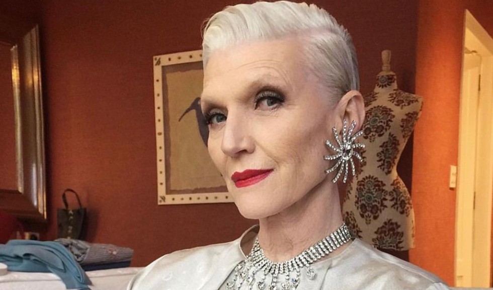 Maye Musk, în costum de baie cu decupaje, la 74 de ani pe coperta ...