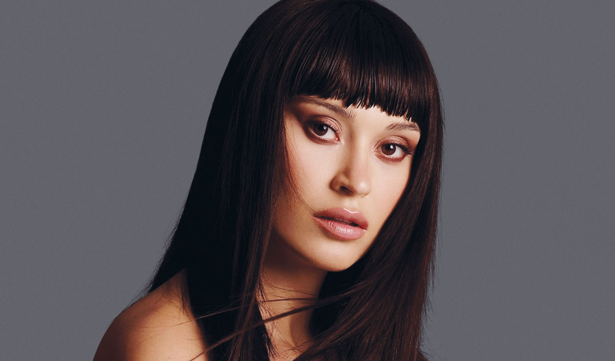 ELLE INTERVIU: Irina Rimes merge pe drumul ei - Elle.ro