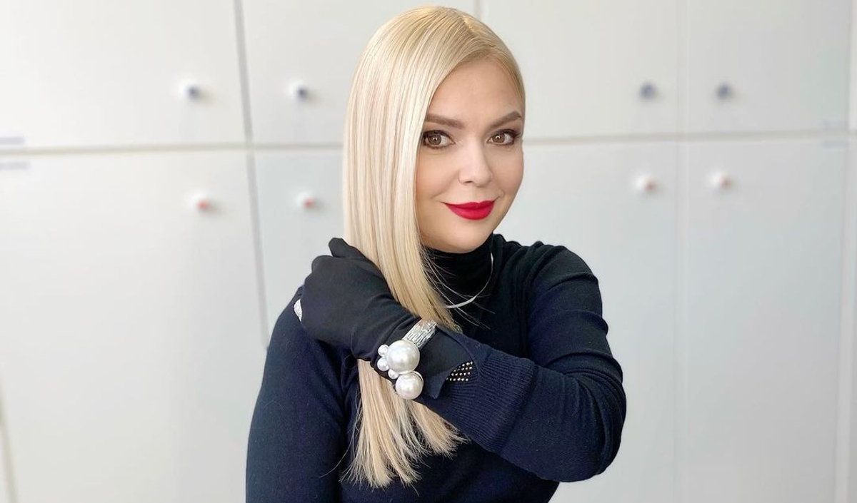 Crina Matei a devenit mamă la 50 de ani. Vedeta a adoptat o fetiță ...