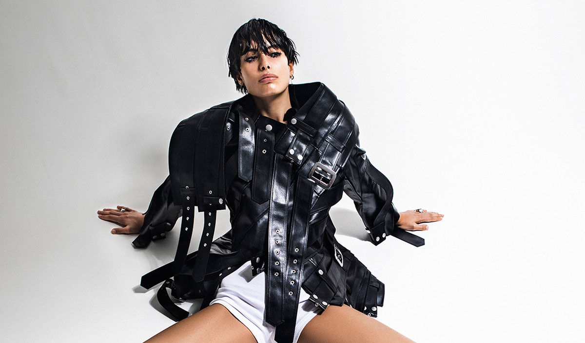 Editorial fashion: Not so basic basics - Elle.ro