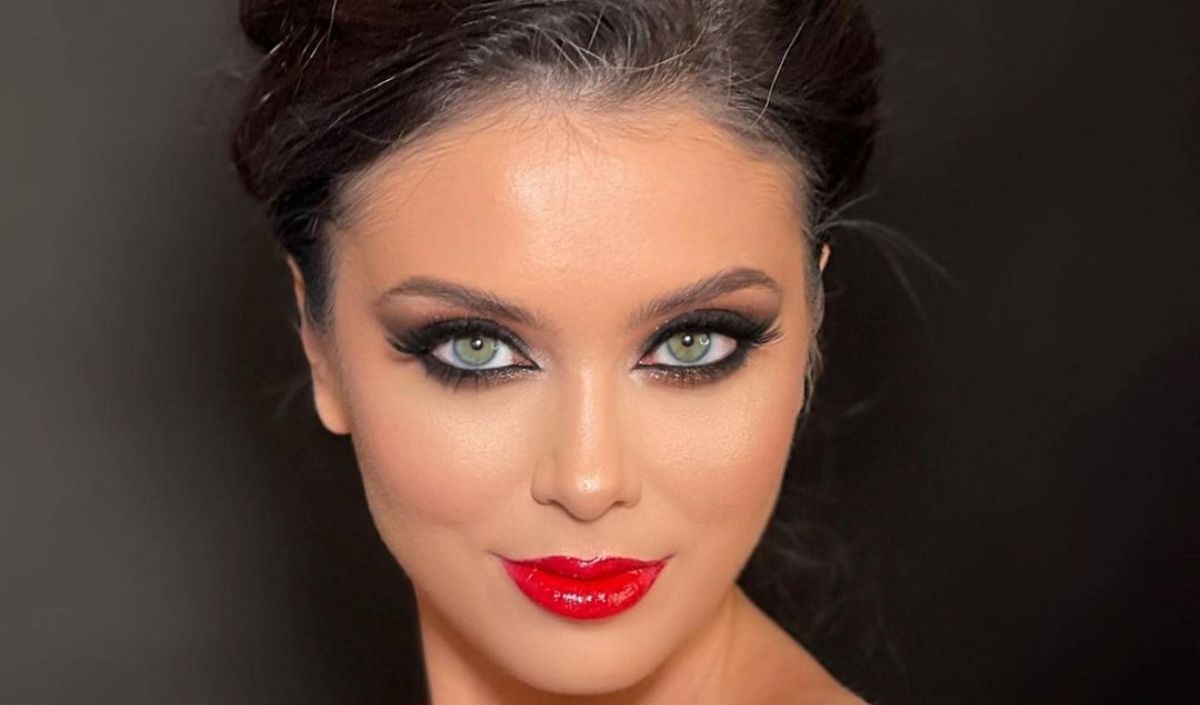 Anca Dumitra s-a căsătorit religios. Cum arată rochia de mireasă aleasă ...