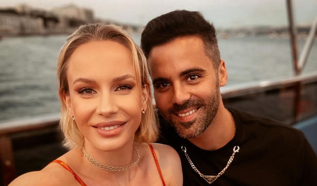 Sandra Izbașa va îmbrăca rochia de mireasă. Când are loc nunta: "Abia ...