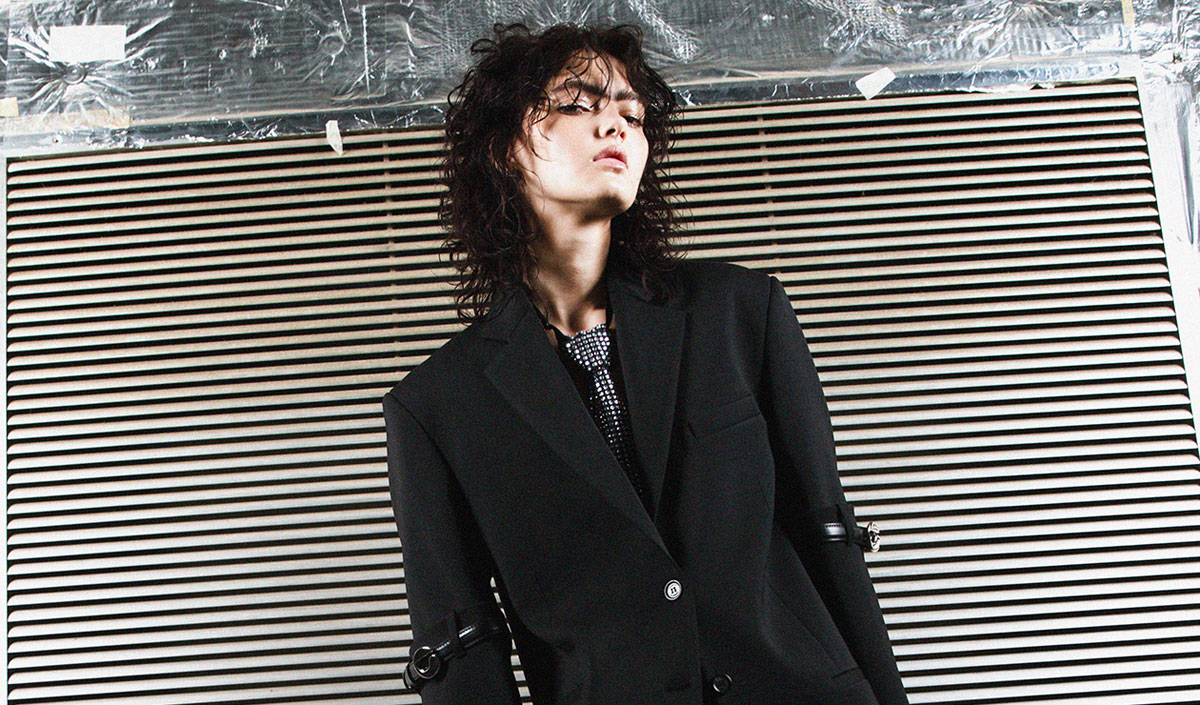 Editorial fashion: Curls & Boys… Bring Me Joy - Elle.ro