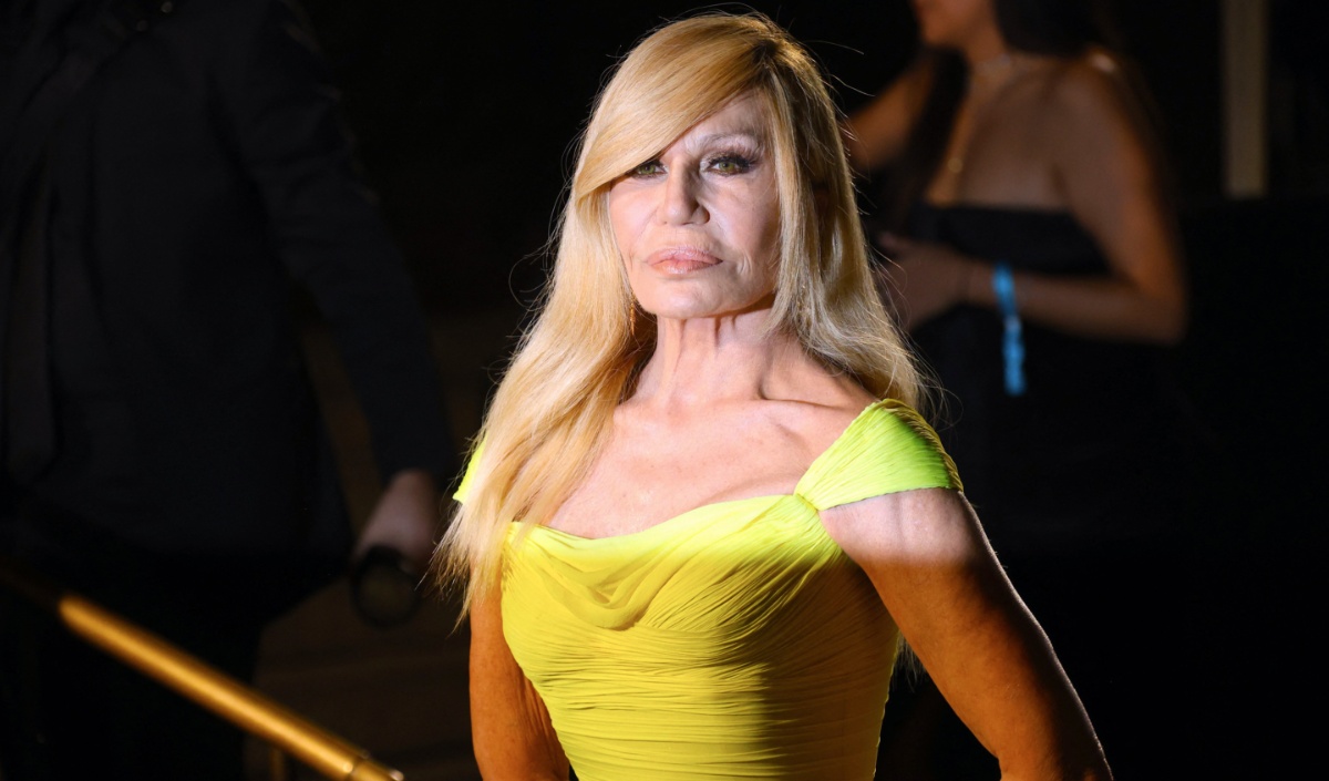 Donatella Versace, de nerecunoscut. Imagini inedite cu designer-ul ...