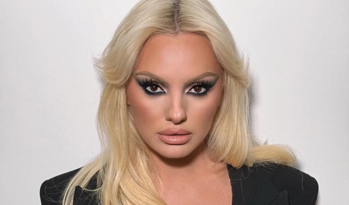 Alexandra Stan, fotografiată în ipostaze tandre alături de un bărbat ...
