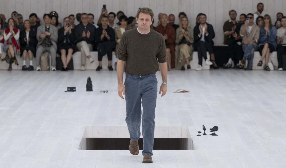 O altă eră a modei se încheie: Jonathan Anderson părăsește Loewe - Elle.ro
