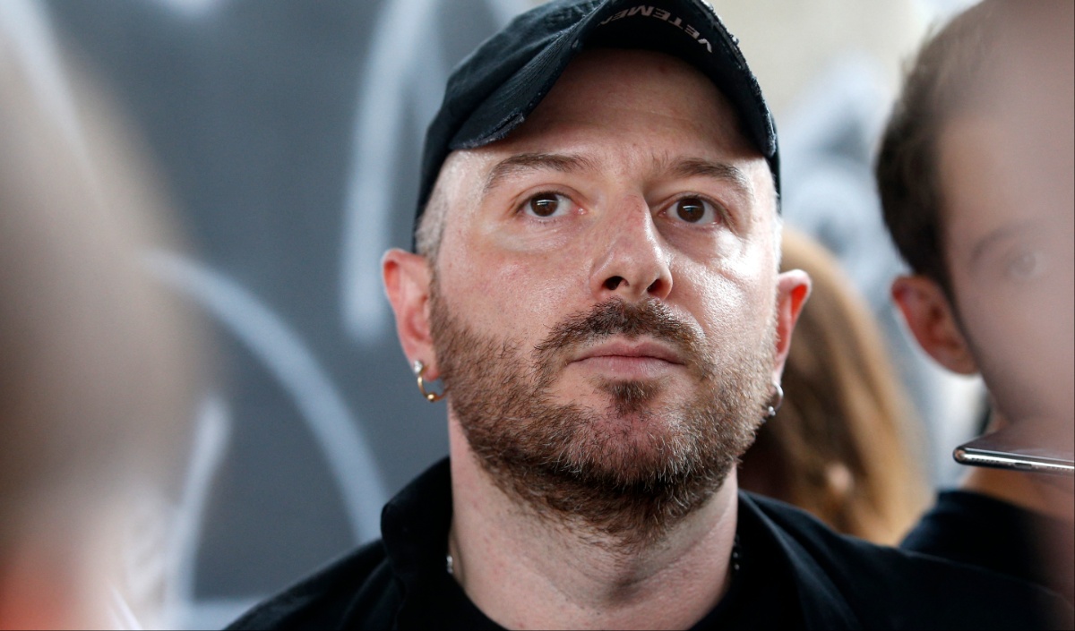 O nouă surpriză ȋn lumea modei: Demna Gvasalia este noul director de ...